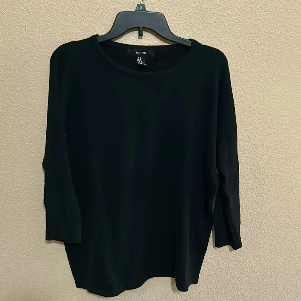 Forever 21 | Sweaters | Gently Worn Sweater From Forever 2 This Is A ...